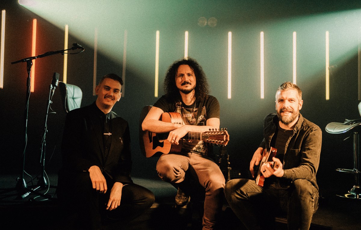 OFFICIAL RELEASE: Ross Jennings - 'Acoustic Shadows' Live Concert ...